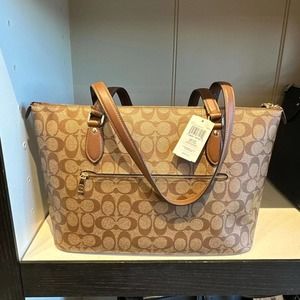 Coach | Bags | Coach Ch54 Gallery Tote In Signature Canvas In Khaki ...